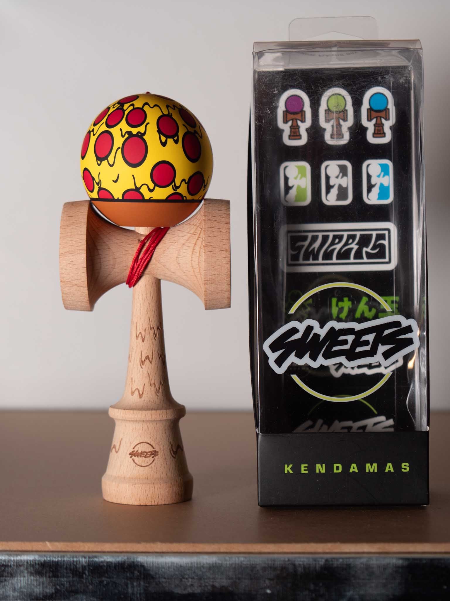 Sweets Kendamas FR - SHOP: RETRO PIZZA (BROKEN SHAPE)